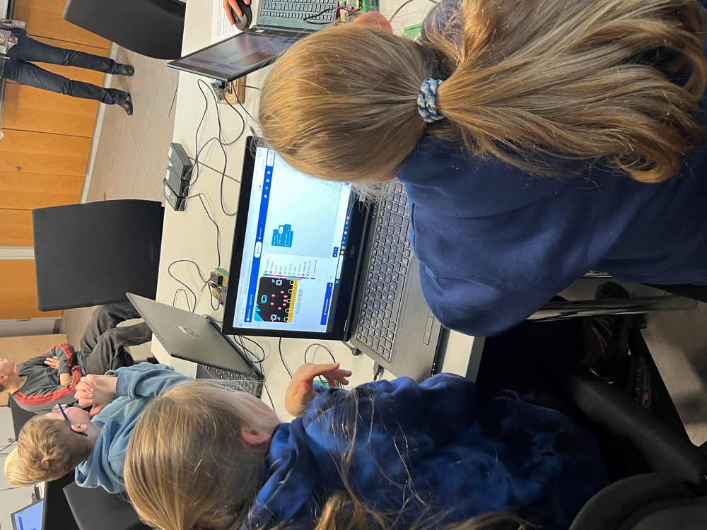 Micro-Bit, große Wirkung – Ein Tag voller Technik und Kreativität